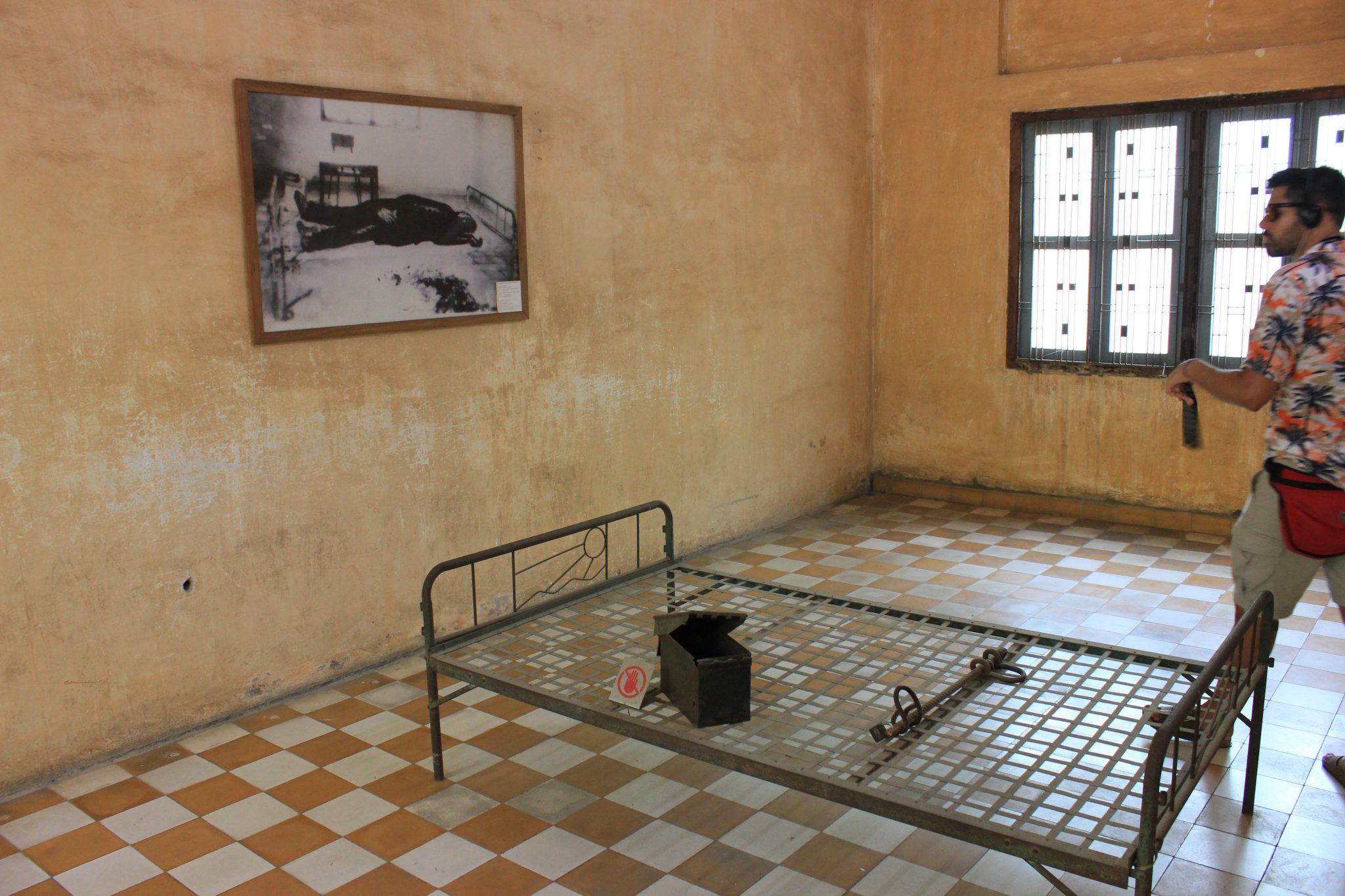 A la découverte du Tuol Sleng, le musée S21 de Phnom Penh (Cambodge ...